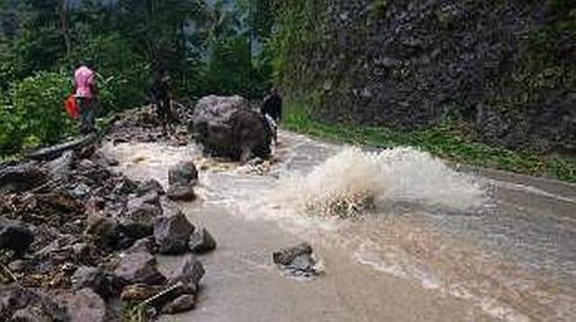Heavy rains lash Eastern Caribbean islands – NevisPages.com
